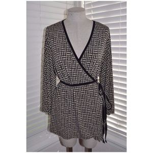 TravelSmith | Tops | Max Studio Travelsmith Geo Print Wrap Shirt E3 ...